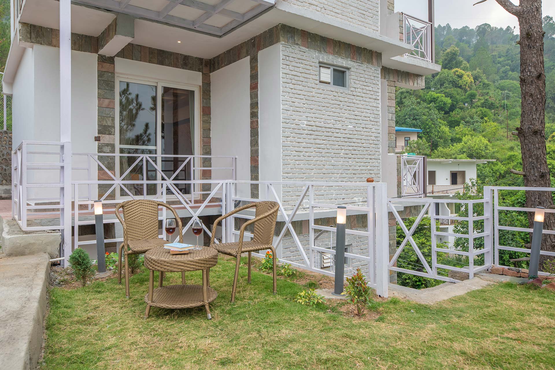 Book Your Luxurious Stay @ Cottage on the Lake In Bhimtal, Uttarakhand ...
